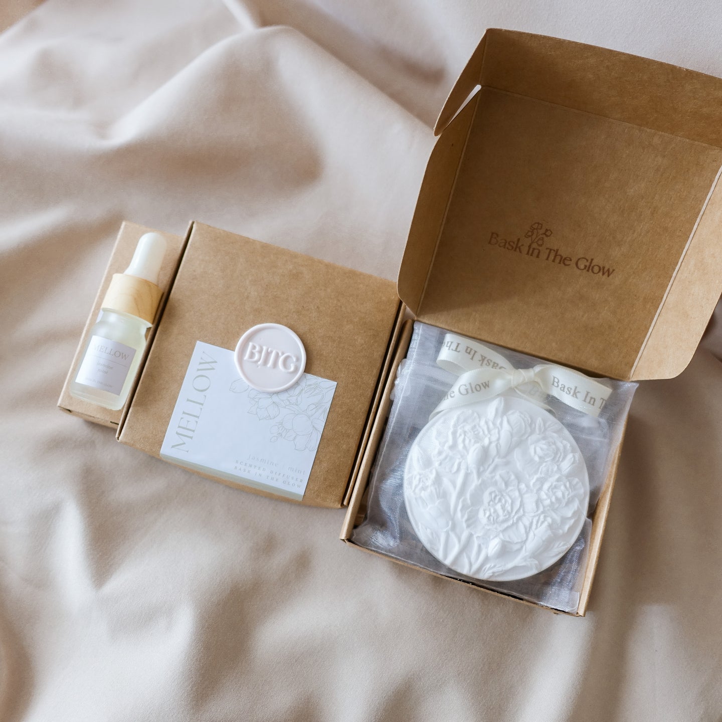 CARNATION Diffuser Tablet – Bask in the Glow